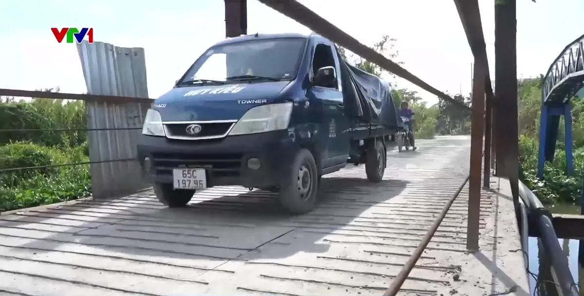 Người dân mòn mỏi chờ thi công tuyến đường 923