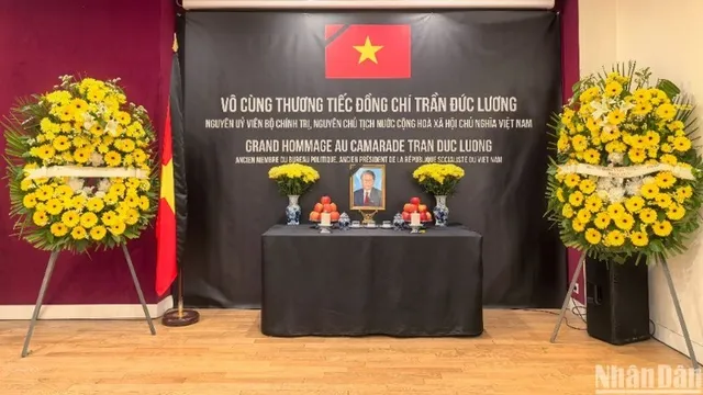Vietnamese Embassy in France holds funeral ceremony for former State President Tran Duc Luong | VTV