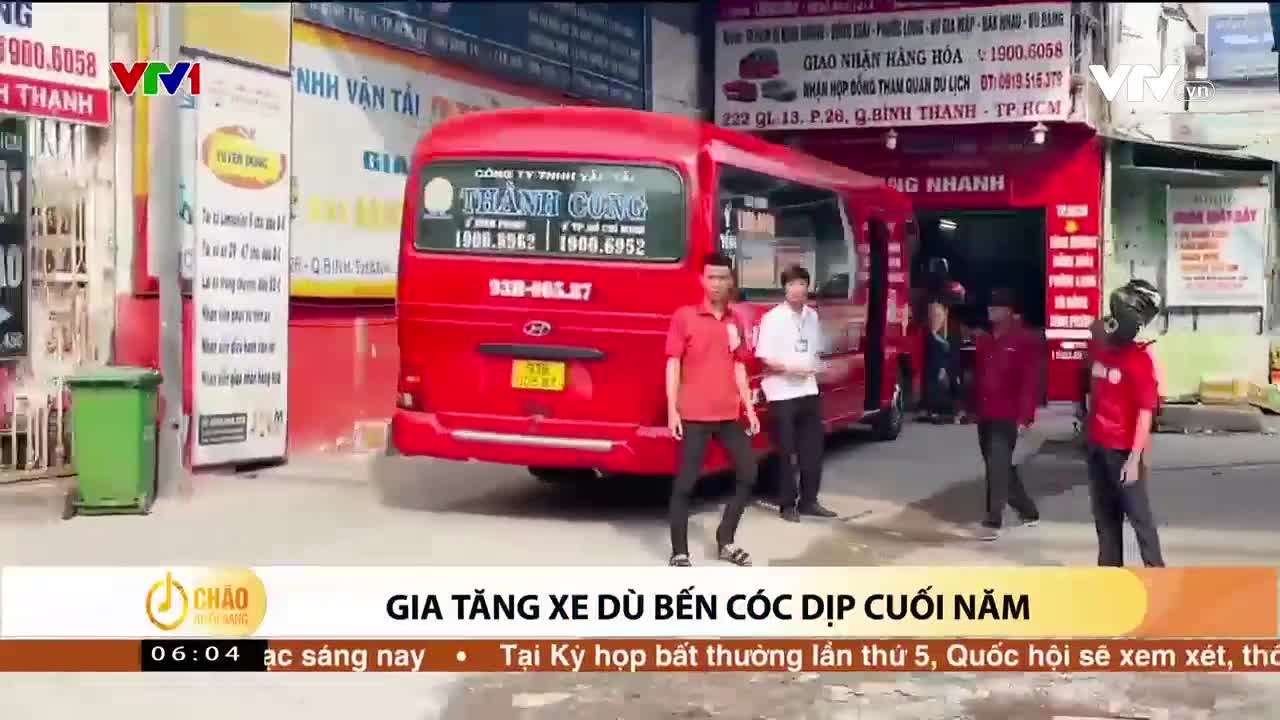Gia tăng xe dù, bến cóc dịp cuối năm - Video đã phát trên VTV | VTV.VN