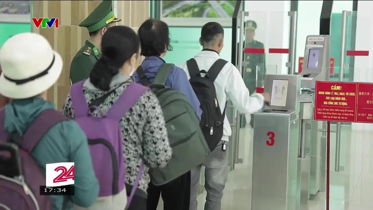 Đảm bảo xuất nhập cảnh thông suốt dịp cuối năm