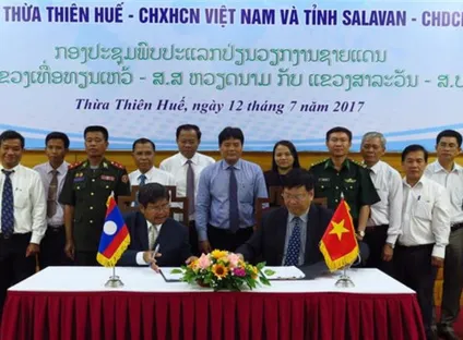 Vietnamese, Lao localities build peaceful border | VTV