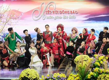 Tet with Compatriots 2024: Spring Brings Green Fortune | VTV