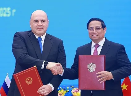 Vietnamese, Russian PMs hold talks, agree on major orientations for ...