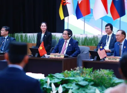 PM attends dialogues with ASEAN Youth, ASEAN Business Advisory Council ...