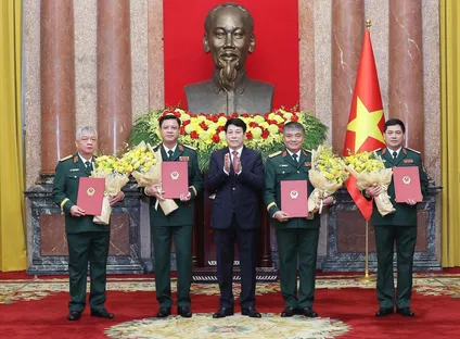 Senior military, public security officers promoted to higher ranks | VTV