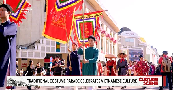 Traditional costume parade celebrates Vietnamese culture