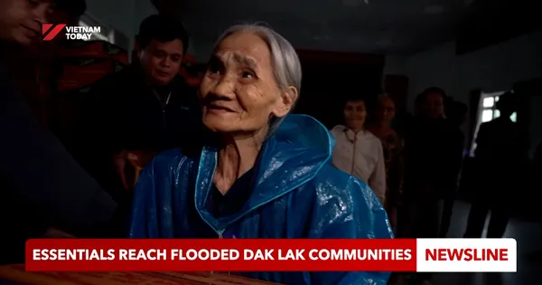 Essentials reach flooded Dak Lak communities