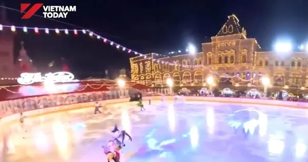 Red Square welcomes iconic ice rink